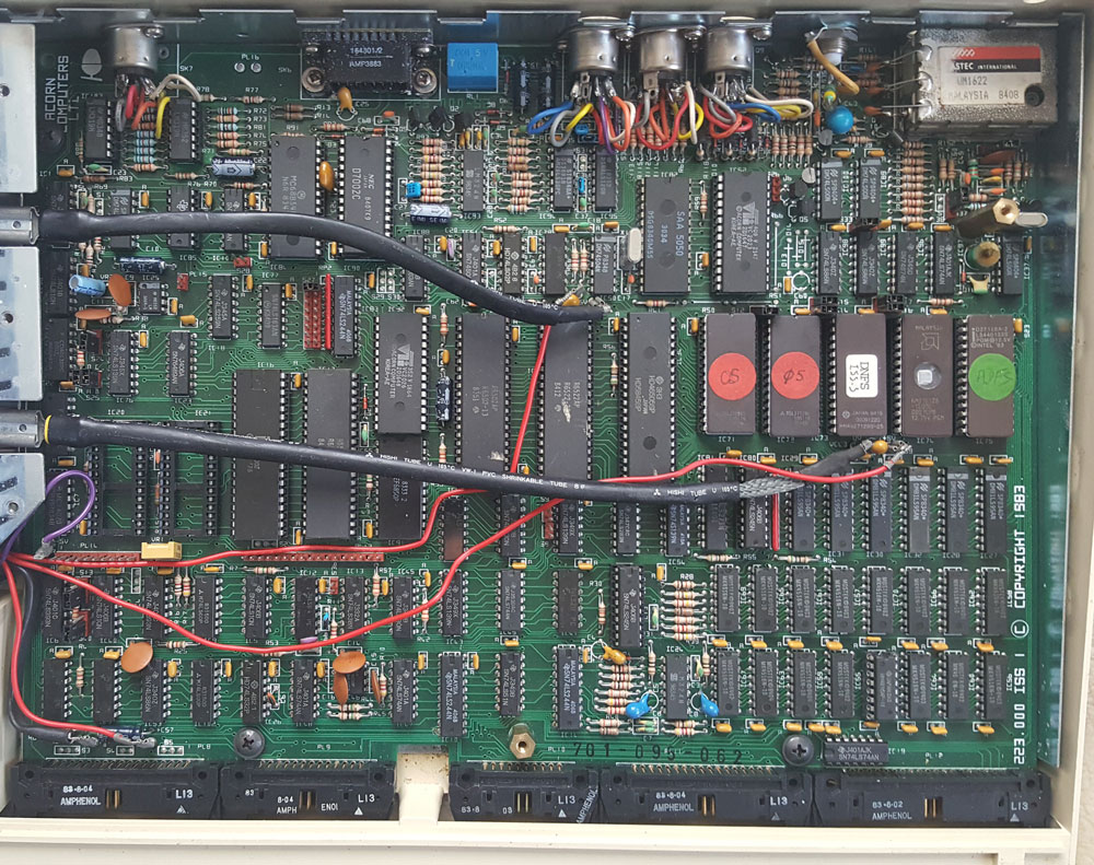 BBC Model B | Vintage Vibe